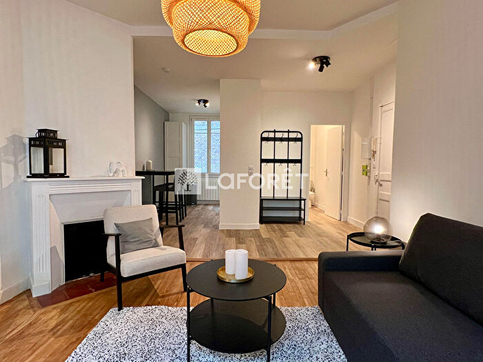 Appartement à louer - Quartiers Centre, Thabor, Oberthür - 2 pièces - 1 chambre