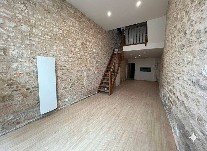 Maison à louer - Nanteuil en Vallee - 2 pièces - 1 chambre