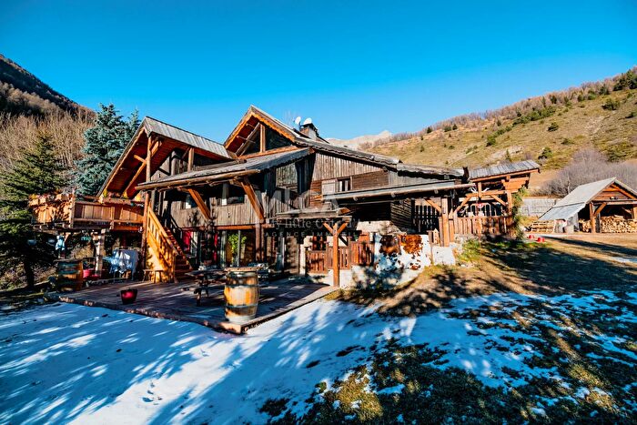 Saint-Étienne-de-Tinée - Maison 7 pièces à vendre
