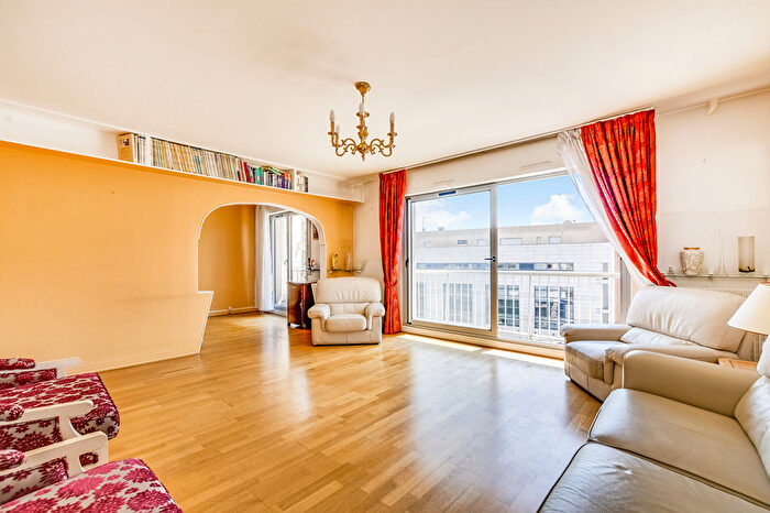Paris 19ème, Porte des Lilas - Appartement 4 pièces à vendre
