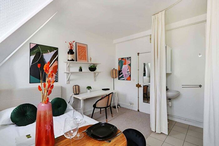 Appartement à louer - Muette Nord, Paris ème arrondissement - 1 pièce