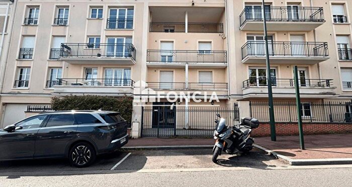 Appartement 2 pièces à Val Joyeux, Les Clayes-sous-Bois, à louer