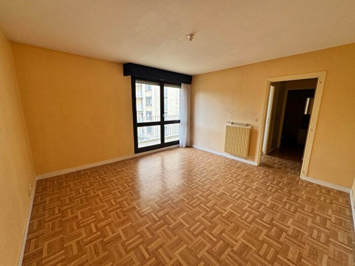 Appartement à louer - Orléans, La Madeleine, Saint-Laurent - 1 pièce