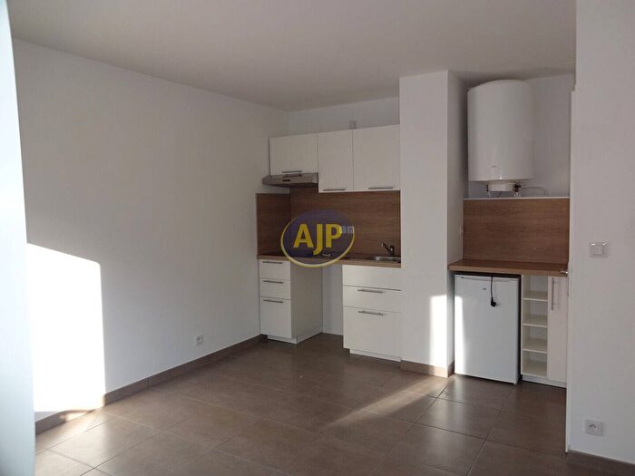 Appartement à louer - Hauts Pavés, Nantes - 2 pièces - 1 chambre