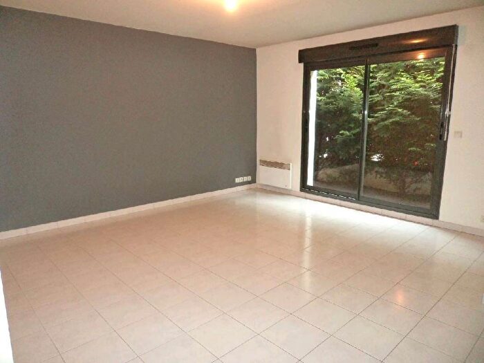 Appartement à louer - Aristide Briand-Champagne, Savigny-sur-Orge - 2 pièces - 1 chambre