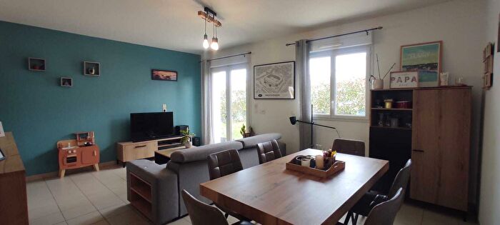 Maison à vendre - Yzernay - 4 pièces - 2 chambres