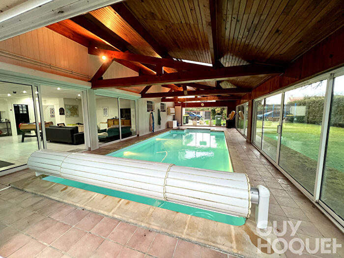 Maison à vendre - Magny-les-Hameaux - 9 pièces - 4 chambres