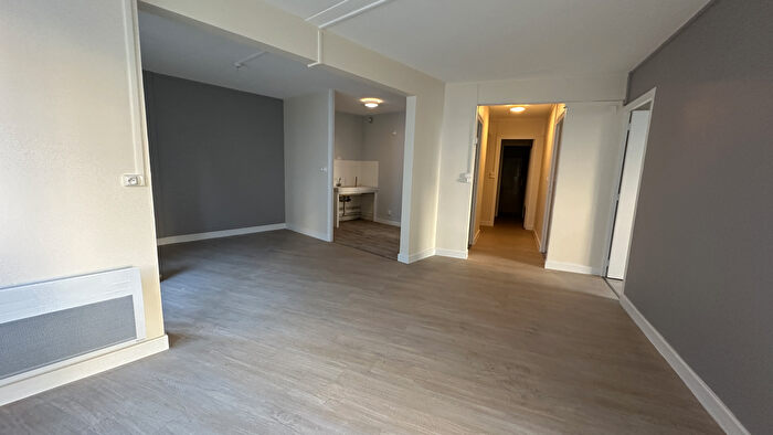 Appartement à vendre - Tulle, Centre-ville - 3 pièces - 2 chambres