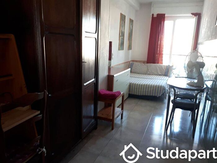 Appartement à louer - Arenas, Nice - 1 pièce - 1 chambre