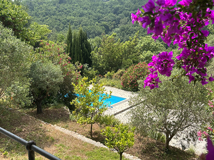 Maison à vendre - Tourrettes-sur-Loup - 4 pièces - 3 chambres