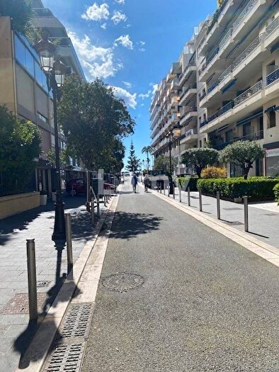 Carré d'Or, Nice : Appartement 2 pièces à louer