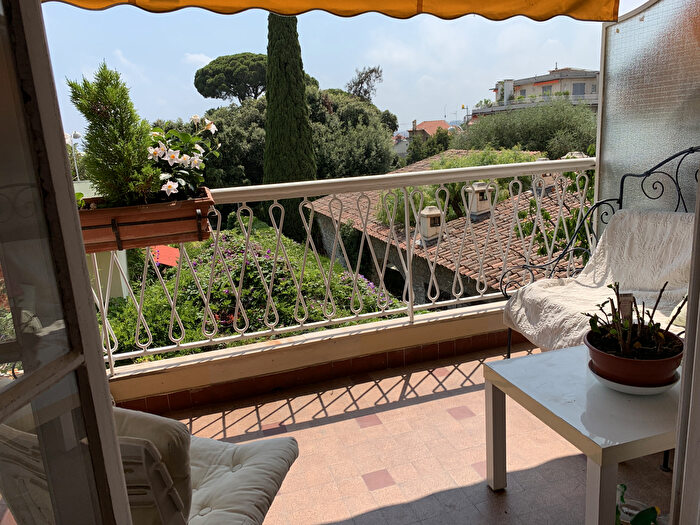 Appartement à louer - Nice, Valrose - 3 pièces - 2 chambres