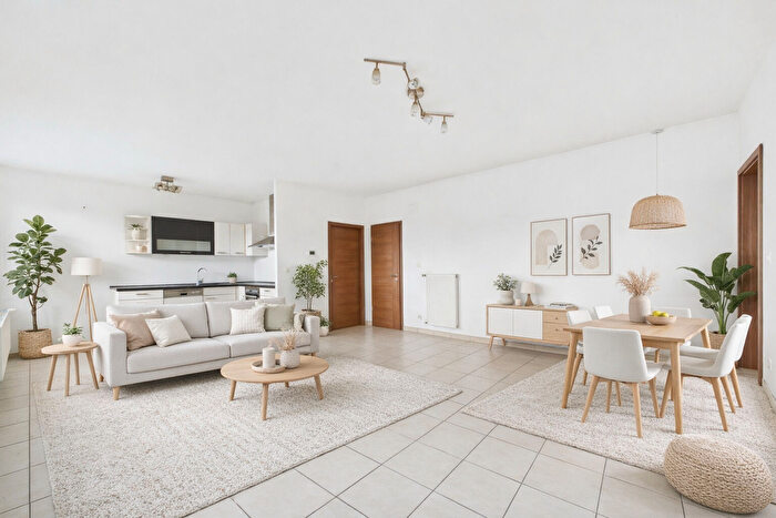 Appartement à vendre - Boulay-Moselle - 4 pièces - 3 chambres