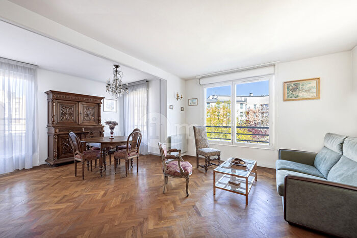 Appartement 4 pièces à Suresnes, Centre-ville, à vendre