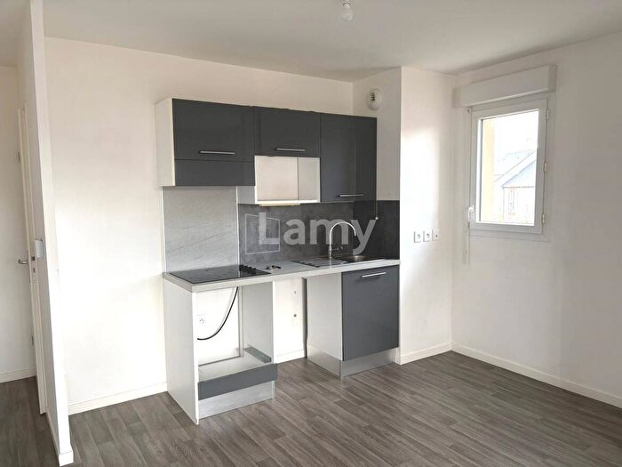 Appartement à louer - Argonne-Champ Chardon-Fontaine-Nécotin, Orléans - 3 pièces