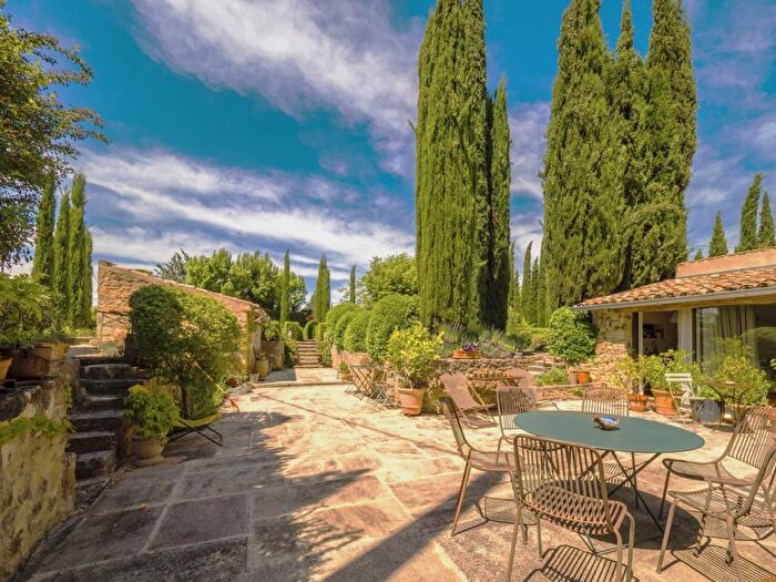 Maison à vendre - Vaison-la-Romaine - 10 pièces - 6 chambres