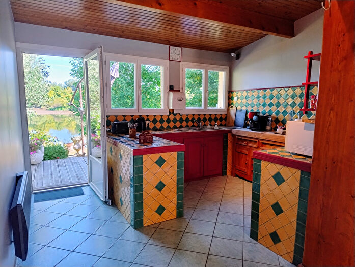 Maison à vendre - Civrac-sur-Dordogne - 7 pièces - 4 chambres