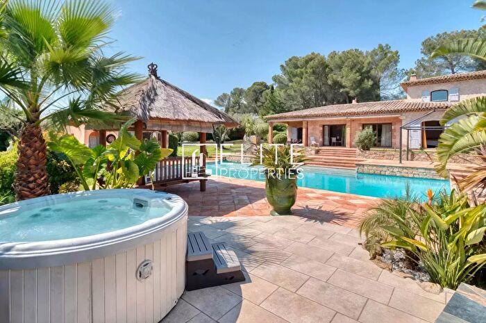 Maison à vendre - Mouans-Sartoux - 8 pièces - 5 chambres