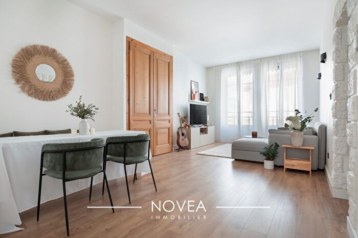 Appartement à vendre - Lyon e  - 4 pièces - 3 chambres