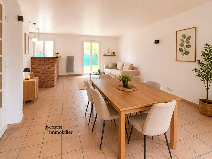 Maison 5 pièces à vendre à Montfermeil, Franceville