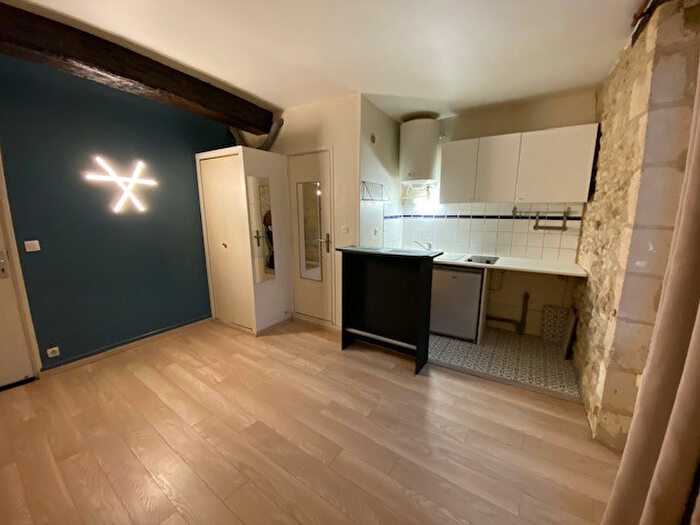Appartement à louer - Senlis, Centre-ville - 1 pièce