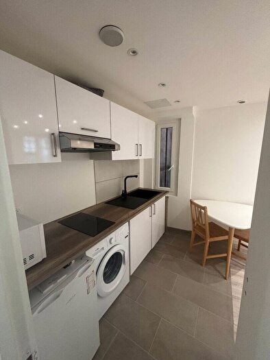 Appartement à louer - Grandes Carrières-Clichy, Paris ème arrondissement - 1 pièce