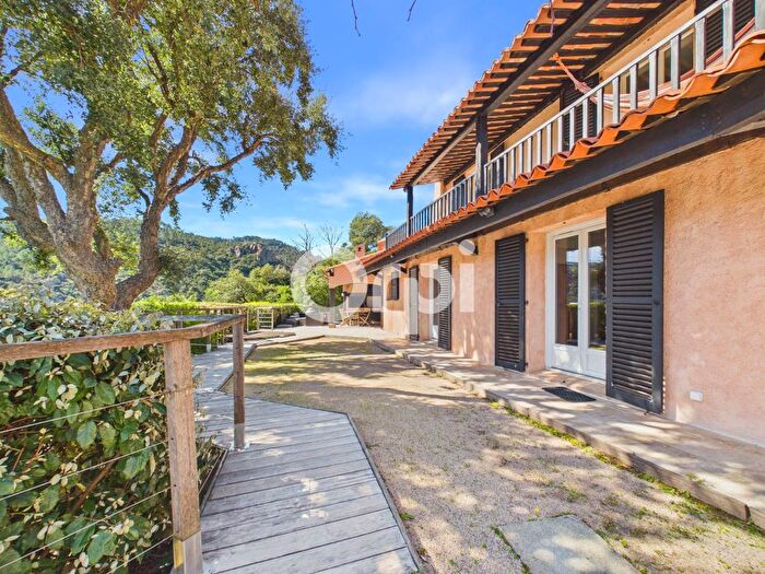 Maison à vendre - Les Adrets-de-lEstérel - 5 pièces - 4 chambres