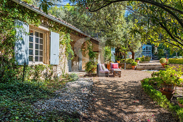 Maison à vendre - Pernes-les-Fontaines - 10 pièces - 8 chambres