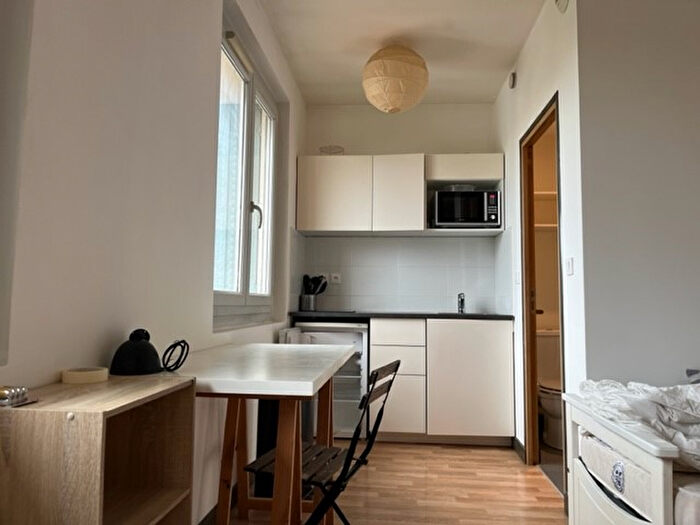Appartement à louer - Lyon e , Grand Trou, Moulin à vent, Petite Guille - 1 pièce - 1 chambre