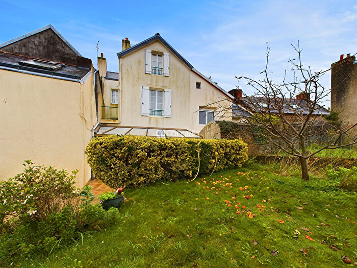 Maison 6 pièces à Douarnenez, Ploaré, Kermarron, à vendre