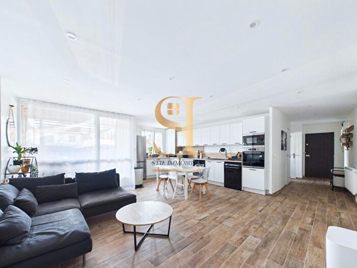 Appartement 4 pièces à vendre - Corbeil-Essonnes, Centre Essonnes