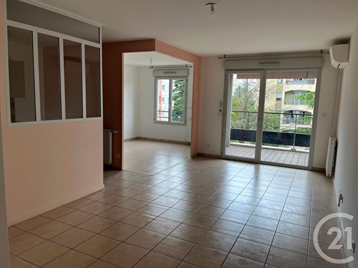Appartement 4 pièces à Villefranche-sur-Saône, Centre-ville, à louer