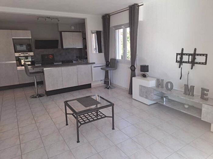 Appartement à louer - Centre ville, Saint-Raphaël - 3 pièces - 2 chambres