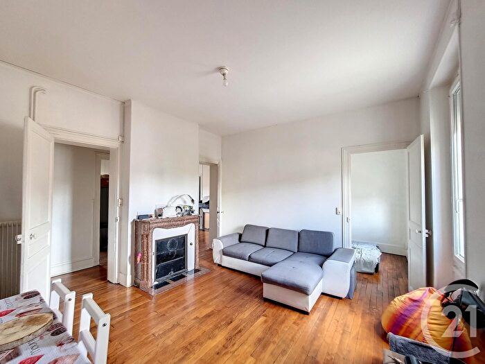 Appartement à louer - La Chapelle-Saint-Luc, Chantereigne, Montvilliers - 2 pièces - 1 chambre