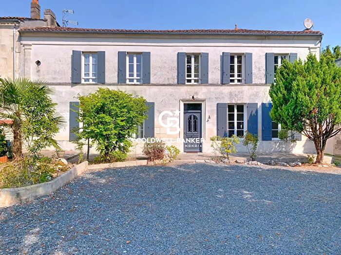 Maison à vendre - Colombiers - 8 pièces - 4 chambres