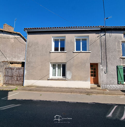 Maison à vendre - Sanxay - 5 pièces - 3 chambres