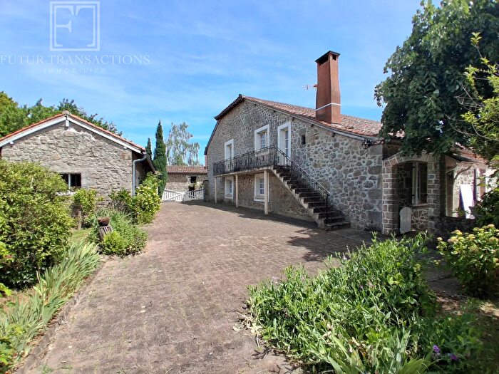 Maison 6 pièces à vendre - Saint-Saud-Lacoussière