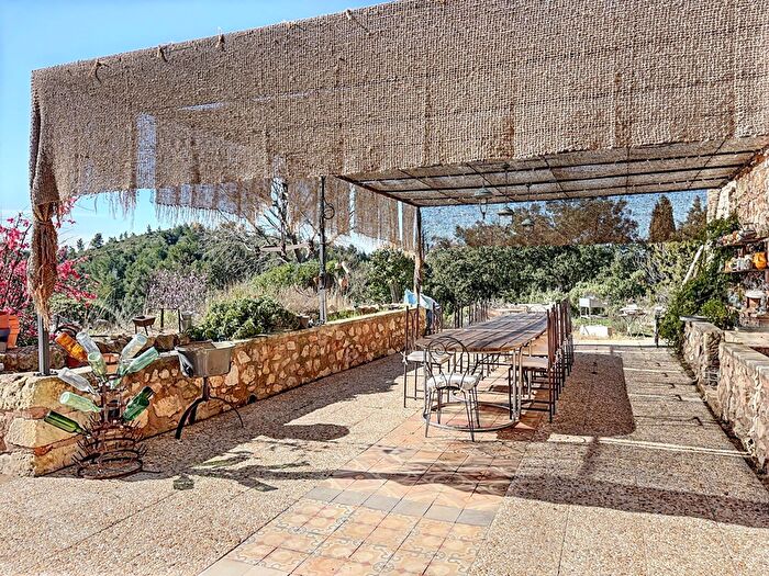 Appartement à vendre - Mouriès - 5 pièces - 3 chambres