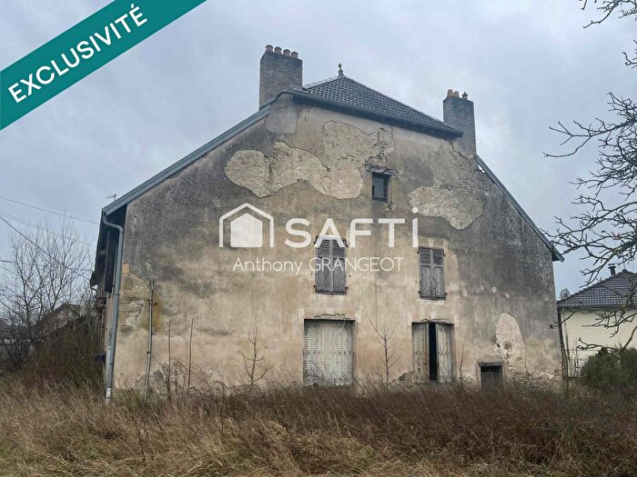 Maison à vendre - Jussey - 15 pièces - 10 chambres