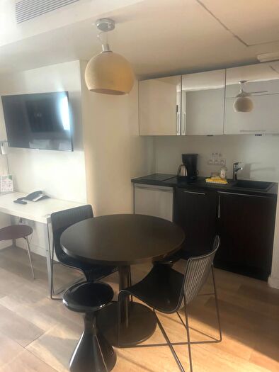 Appartement à vendre - Marseille e , Saint-Pierre - 2 pièces - 1 chambre