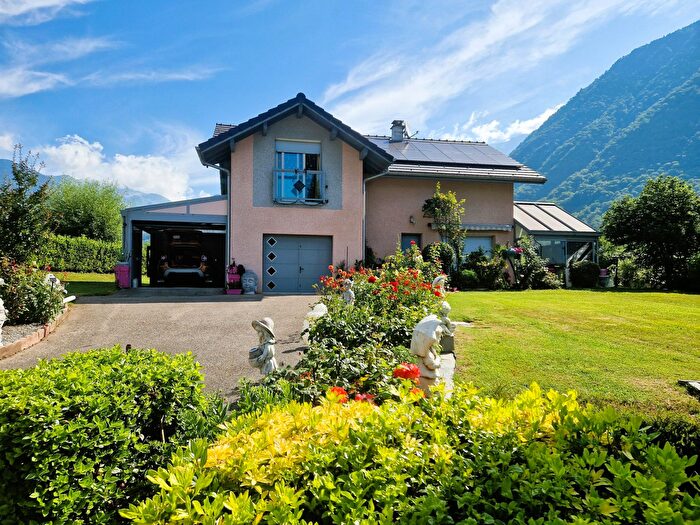 Maison à vendre - Saint-Avre - 6 pièces - 3 chambres