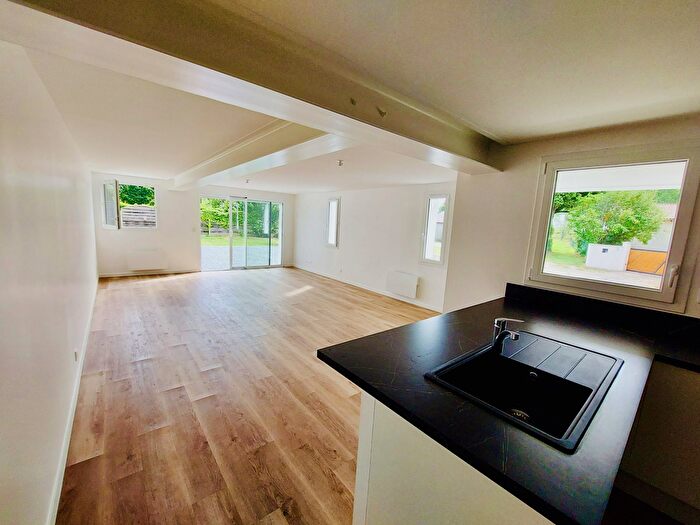 Maison à louer - Mormès - 4 pièces - 3 chambres