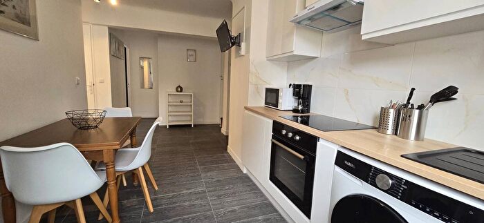 Appartement à louer - Bon Voyage, Nice - 1 pièce - 3 chambres