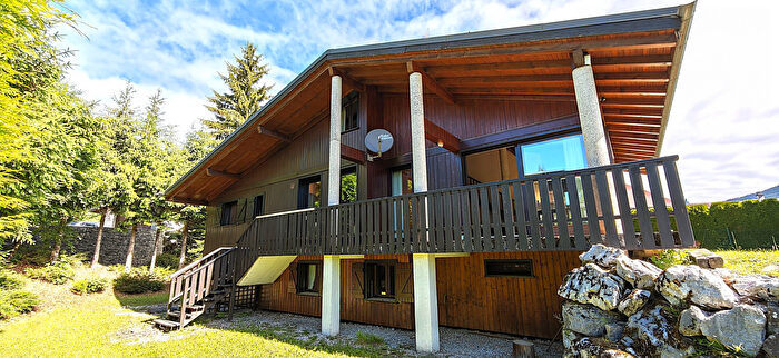 Maison 8 pièces à Cluses, La Sardagne, à vendre