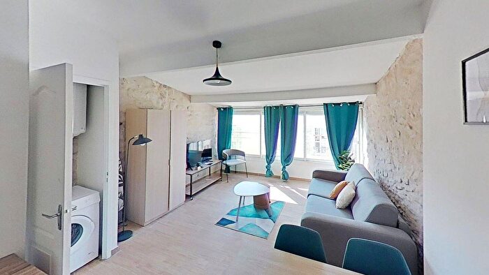 Appartement 1 pièce à Arènes, Nîmes, à louer
