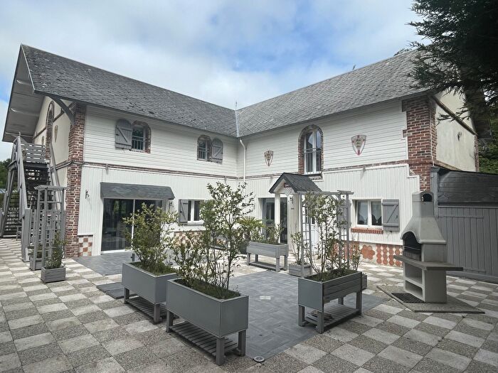 Maison 11 pièces à Bernay, à vendre