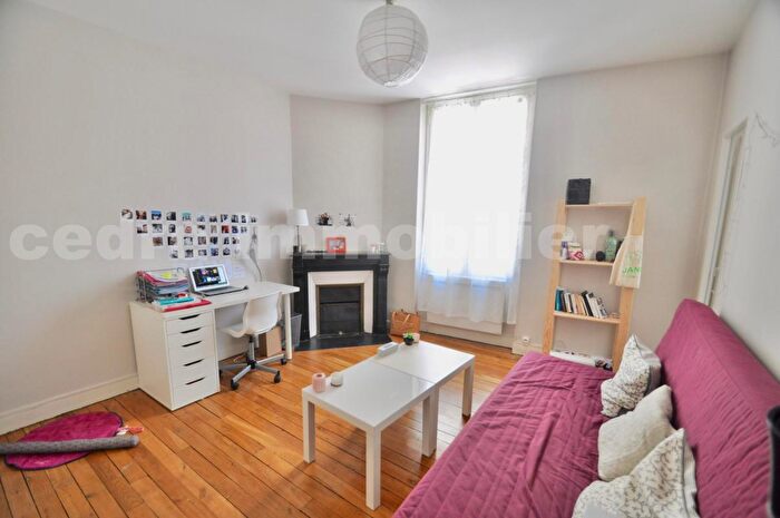 Appartement à louer - Orléans, Saint-Vincent, Pasteur - 2 pièces - 1 chambre