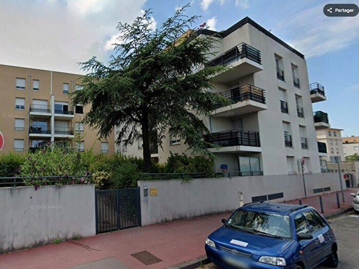 Appartement à louer - Moulin à Vent-Georges Lévy, Vénissieux - 2 pièces - 1 chambre