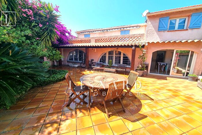 Maison à vendre - Vallauris, Pertuades - 4 pièces - 3 chambres