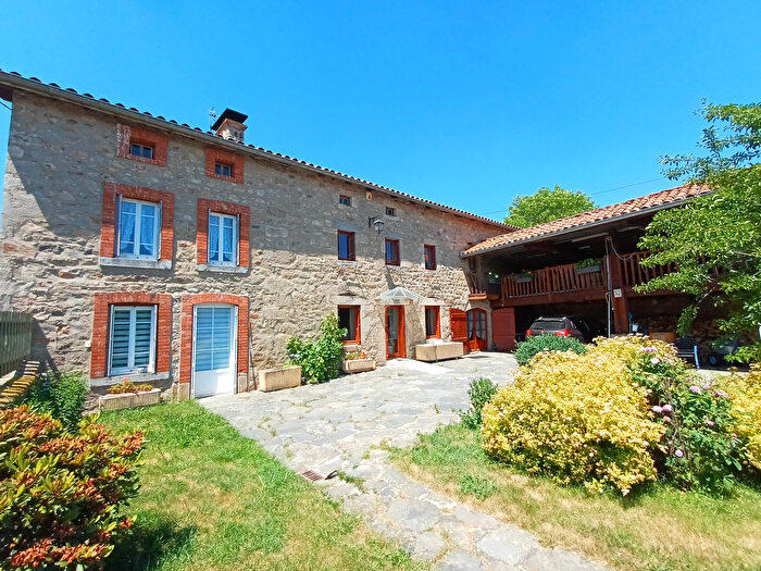 Maison 10 pièces à vendre à Sauvessanges